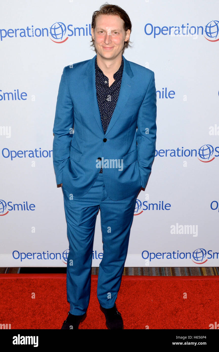 Eric Hutchinson attends Operation Smile at the Beverly Wilshire Hotel ...