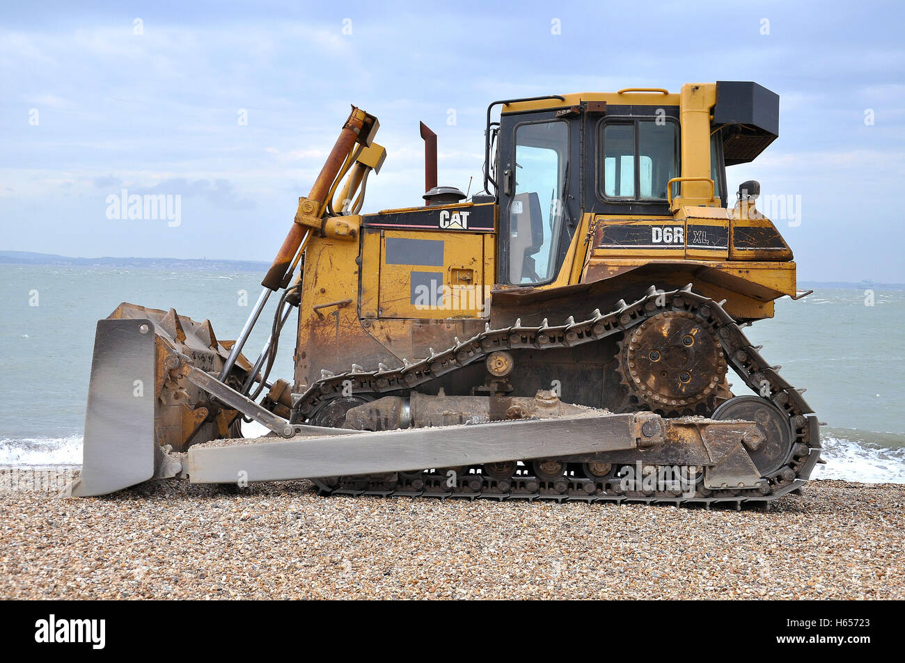 Caterpiller Bulldozer D6R Series 3 XL on Southsea Beach in Portsmouth ...