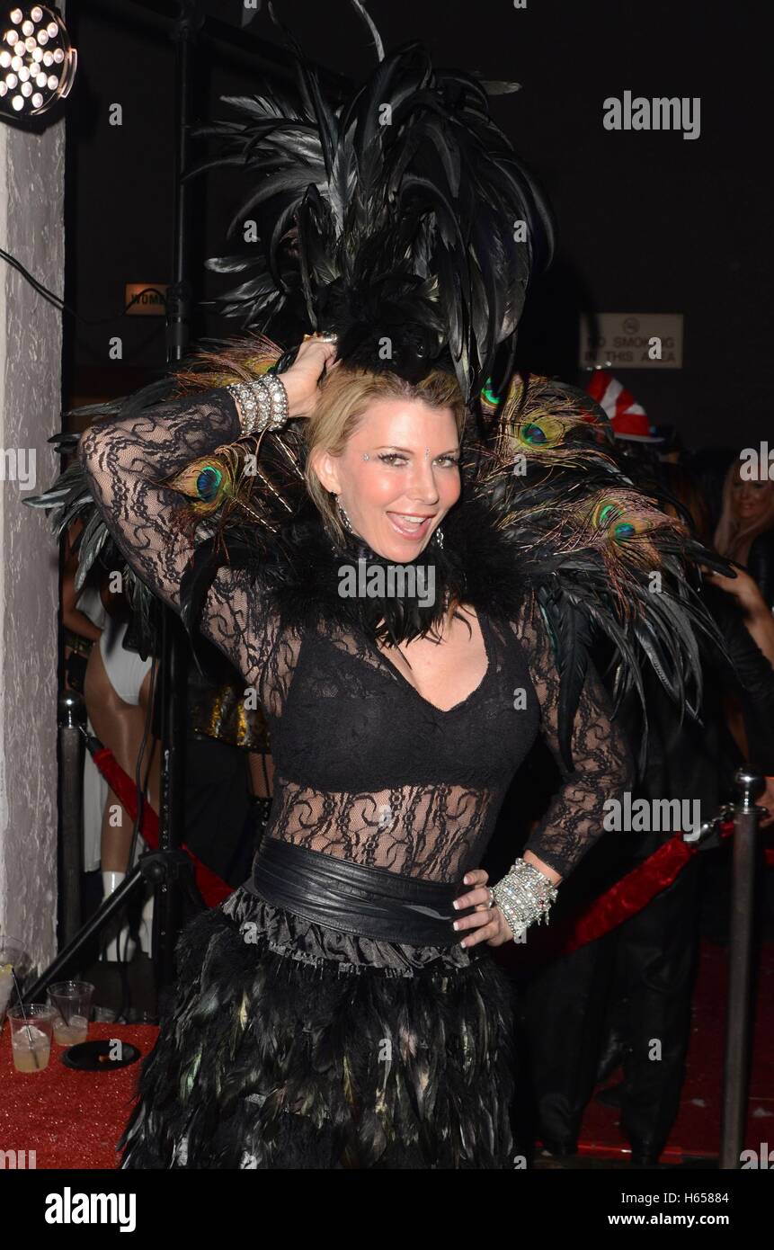 Los Angeles, CA, USA. 22nd Oct, 2016. Tamie Sheffield at arrivals for ...