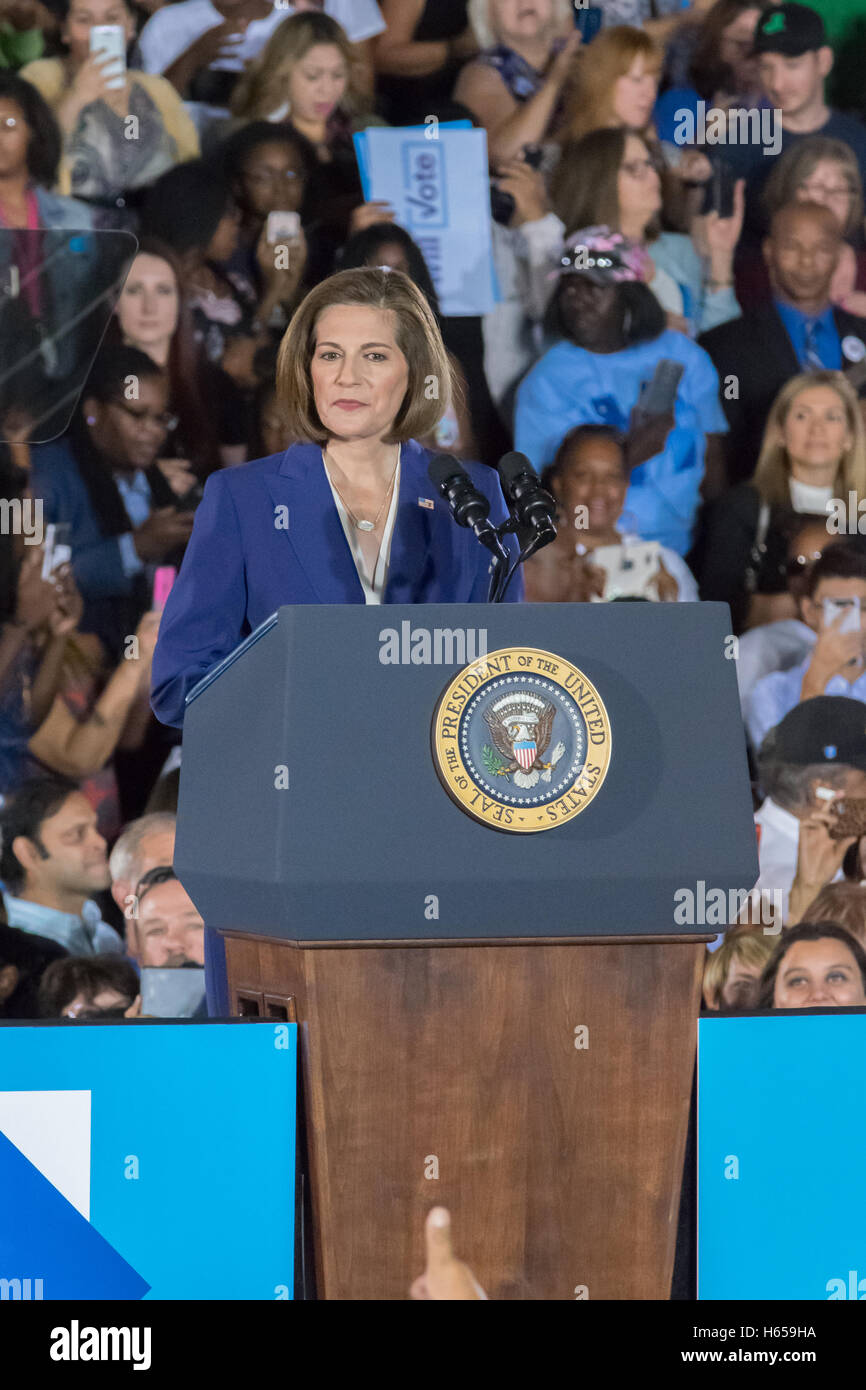 Catherine cortez masto nevada hi-res stock photography and images - Alamy