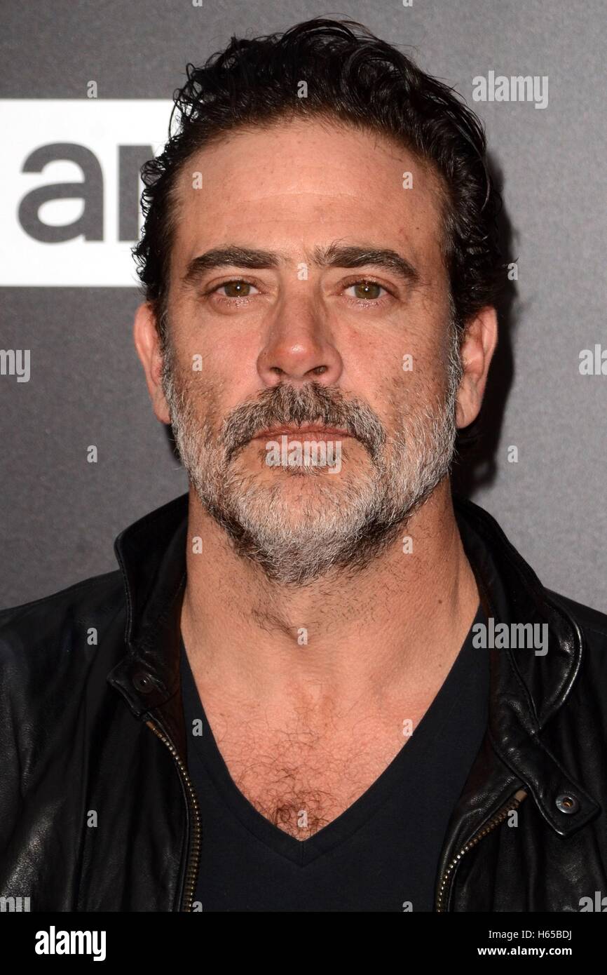 Los Angeles, CA, USA. 23rd Oct, 2016. Jeffrey Dean Morgan at arrivals ...
