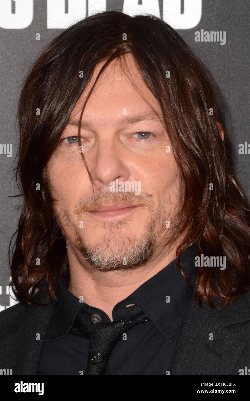 Norman reedus walking dead hi-res stock photography and images - Alamy