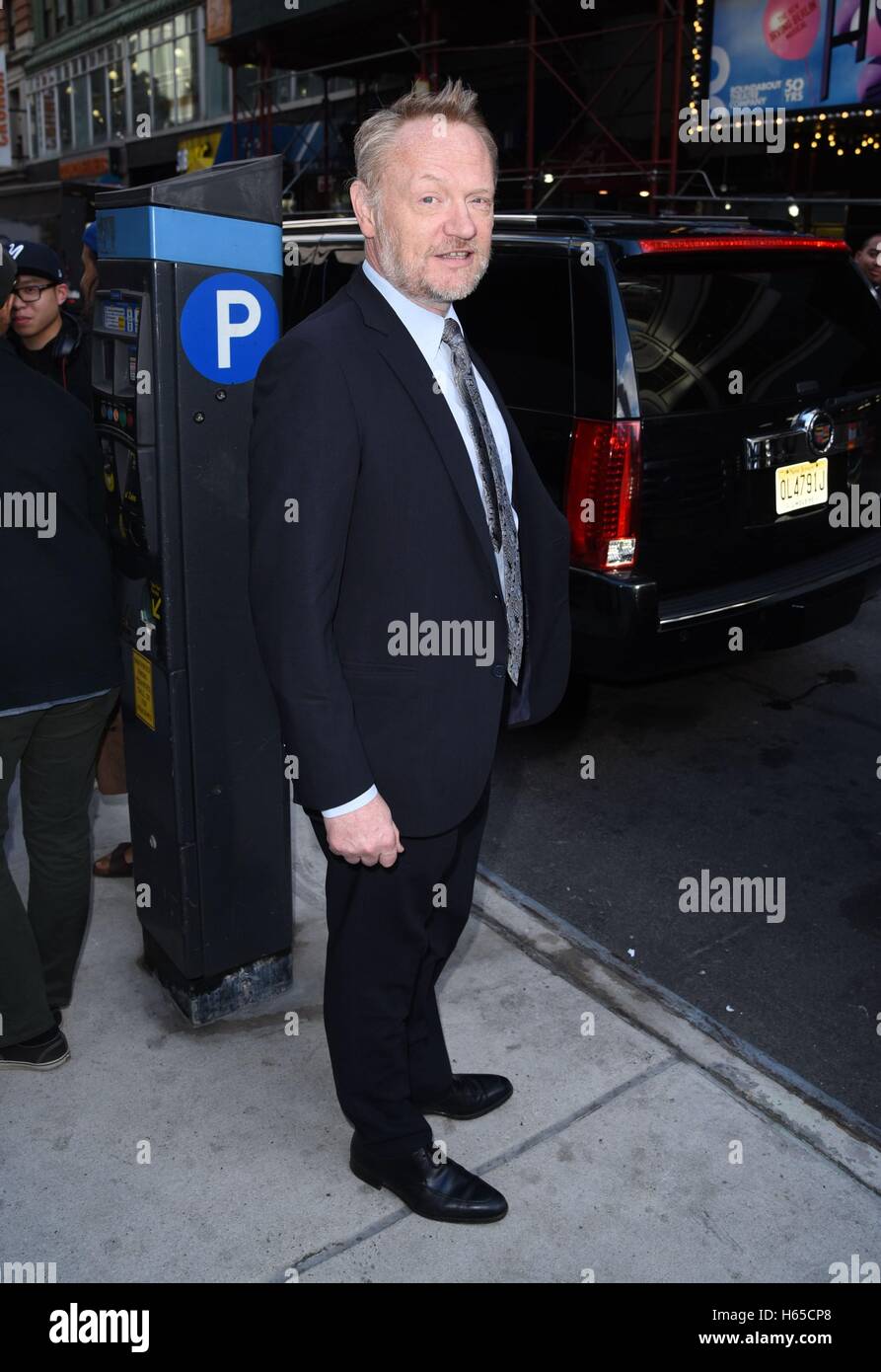 New York, NY, USA. 24th Oct, 2016. Jared Harris out and about for ...