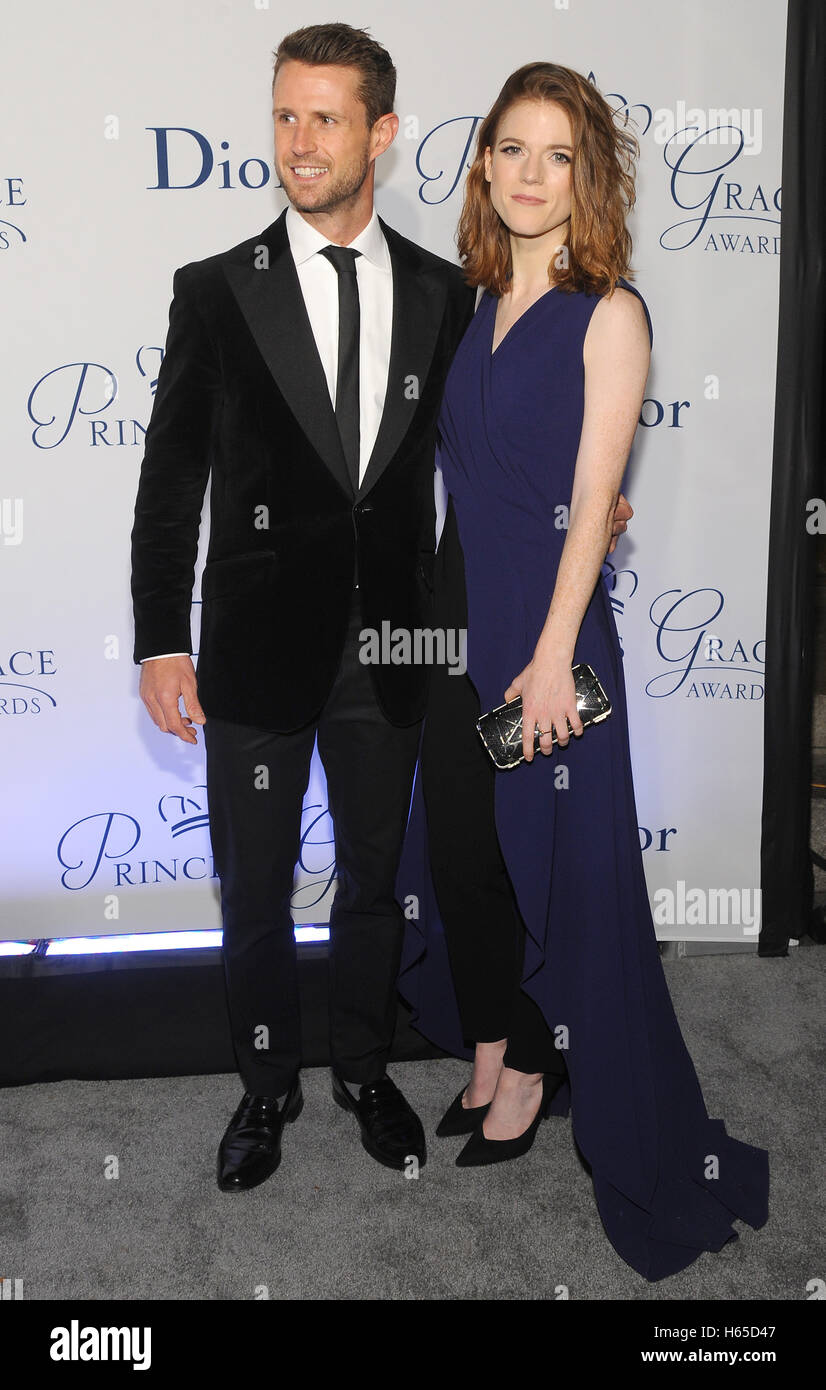 New York, NY, USA. 24th Oct, 2016. Harry Santa-Olalla and Rose Leslie ...