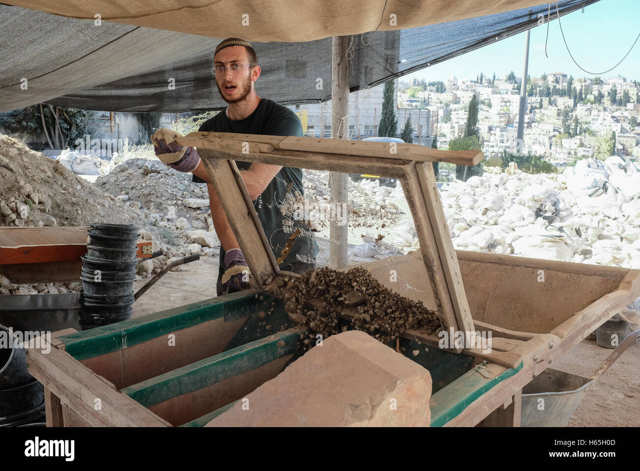 Jerusalem, Israel. 25th October, 2016. The Temple Mount Sifting Project ...