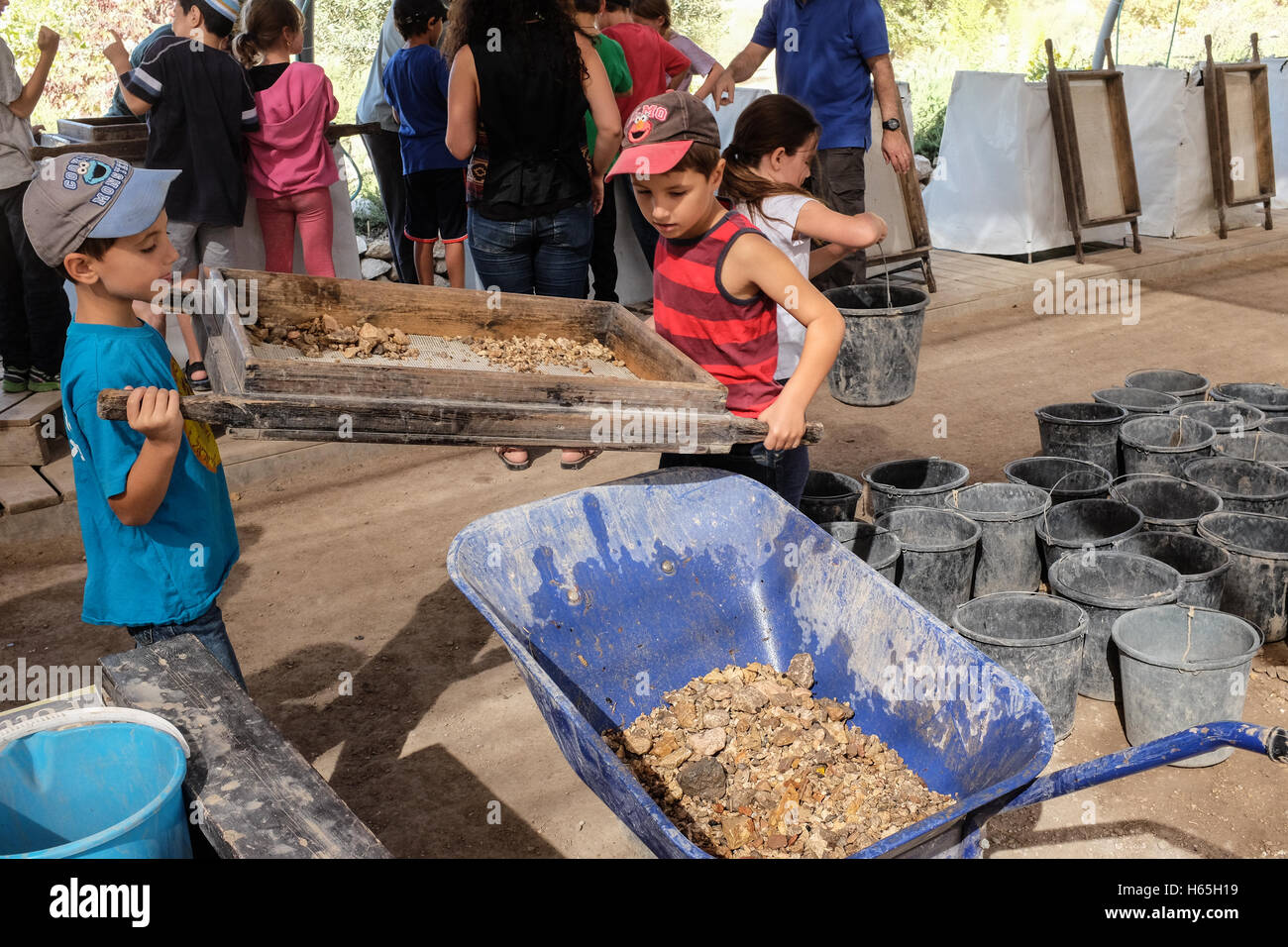 Jerusalem, Israel. 25th October, 2016. The Temple Mount Sifting Project ...