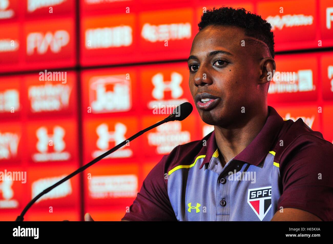 Sao Paulo, Brazil. 25th Oct, 2016. TREINO SPFC - Wellington during a ...