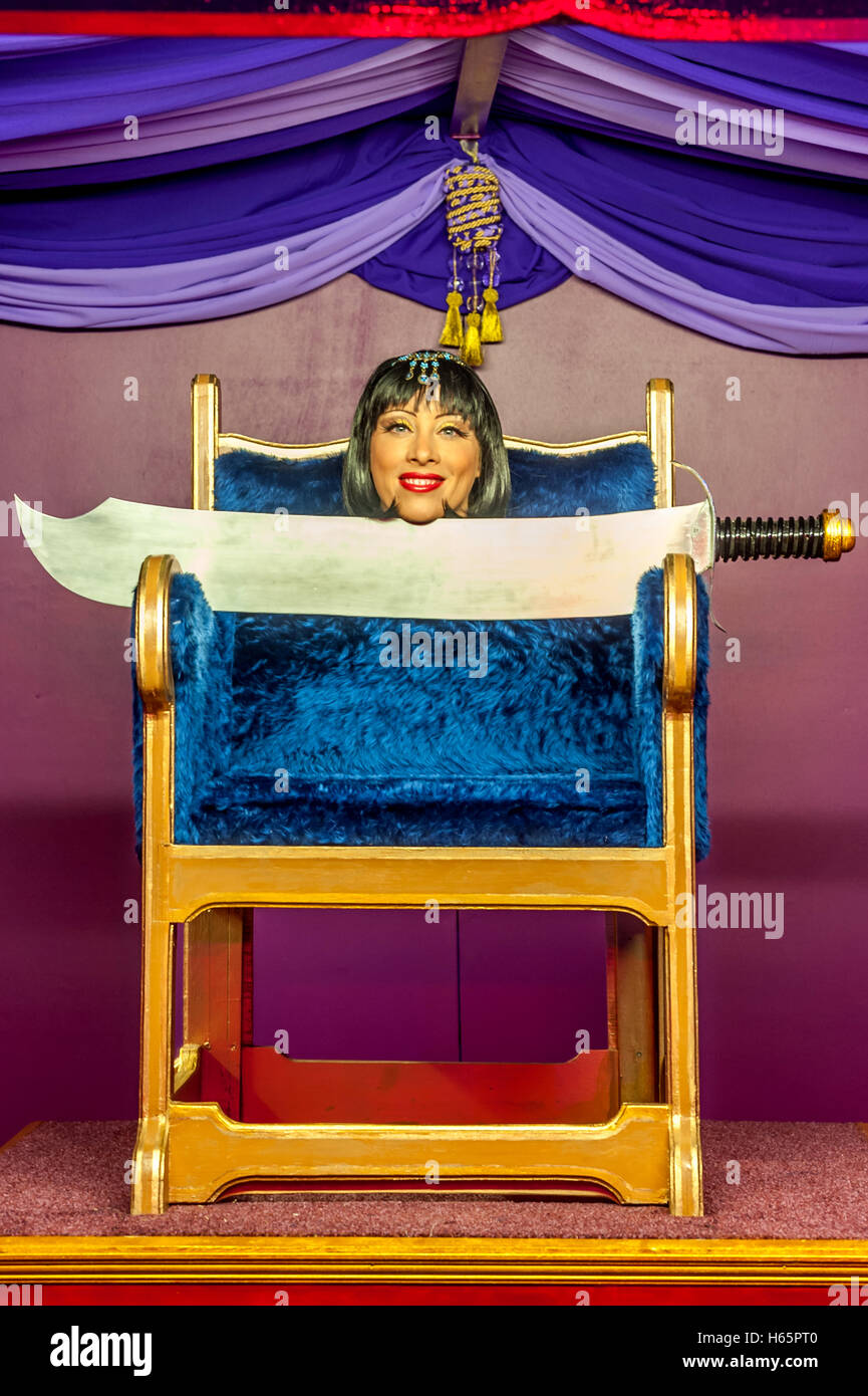 Illusion magician trick sleight hi-res stock photography and images - Alamy