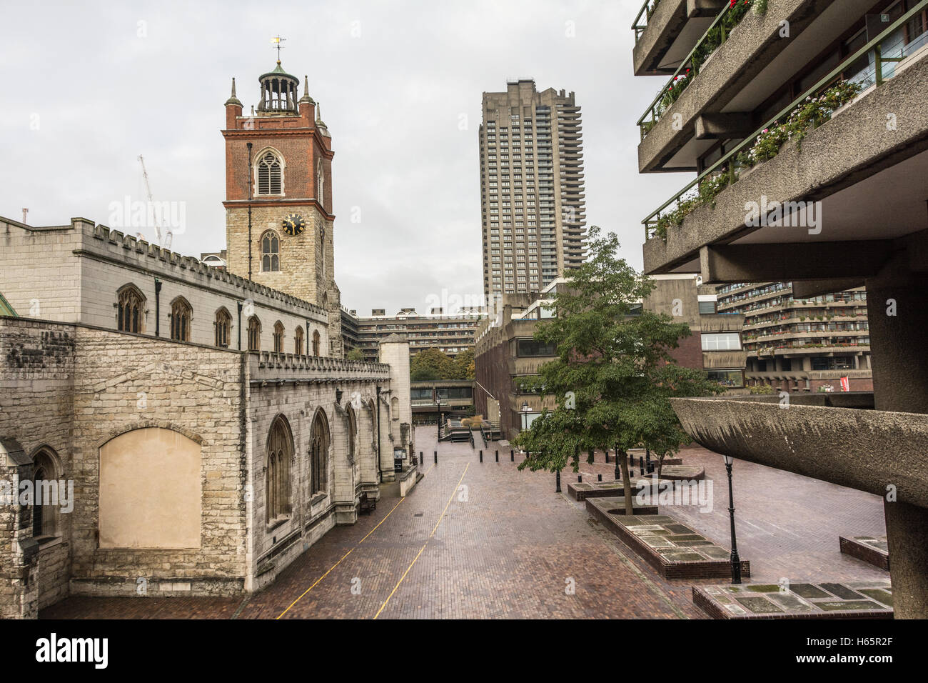 St Giles-without-Cripplegate in the City of London, located on Fore ...