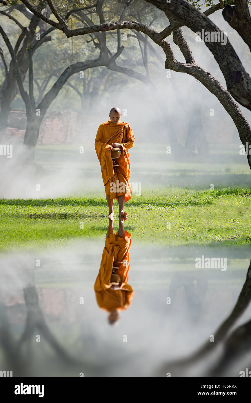 Monk religion hi-res stock photography and images - Alamy