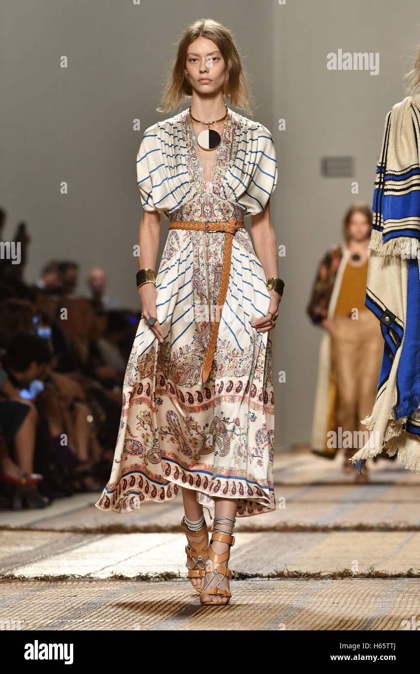 Models on the catwalk at the Etro show during Milan Fashion Week in ...