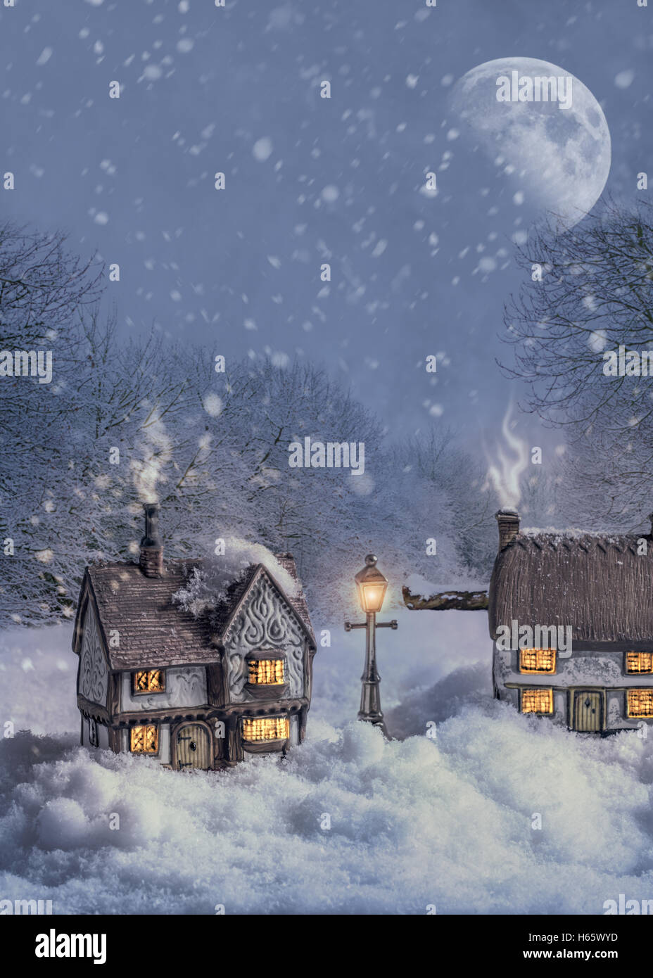 Chimney smoke cottages hi-res stock photography and images - Alamy