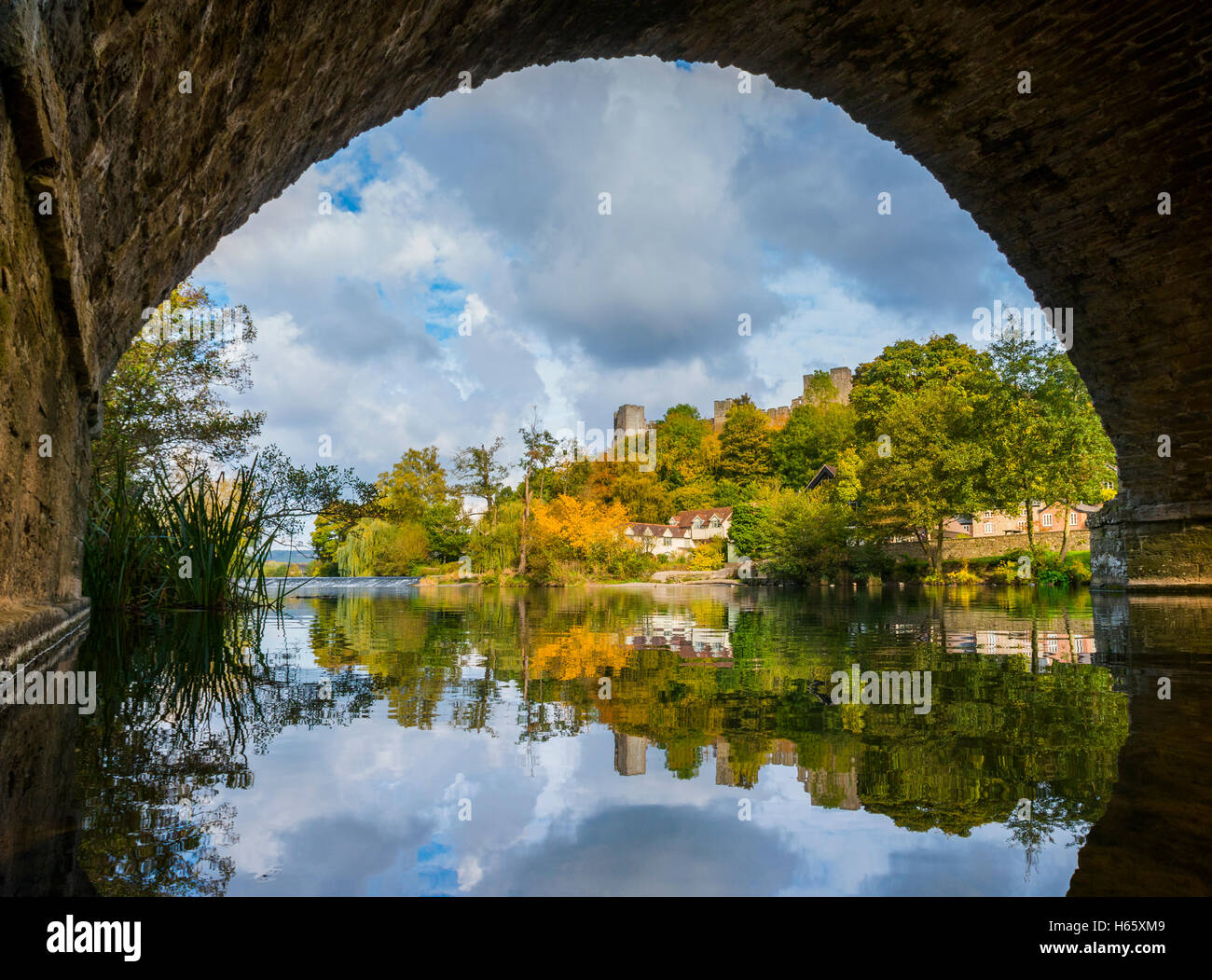 Ludlow bridge ludlow shropshire united kingdom hi-res stock photography ...