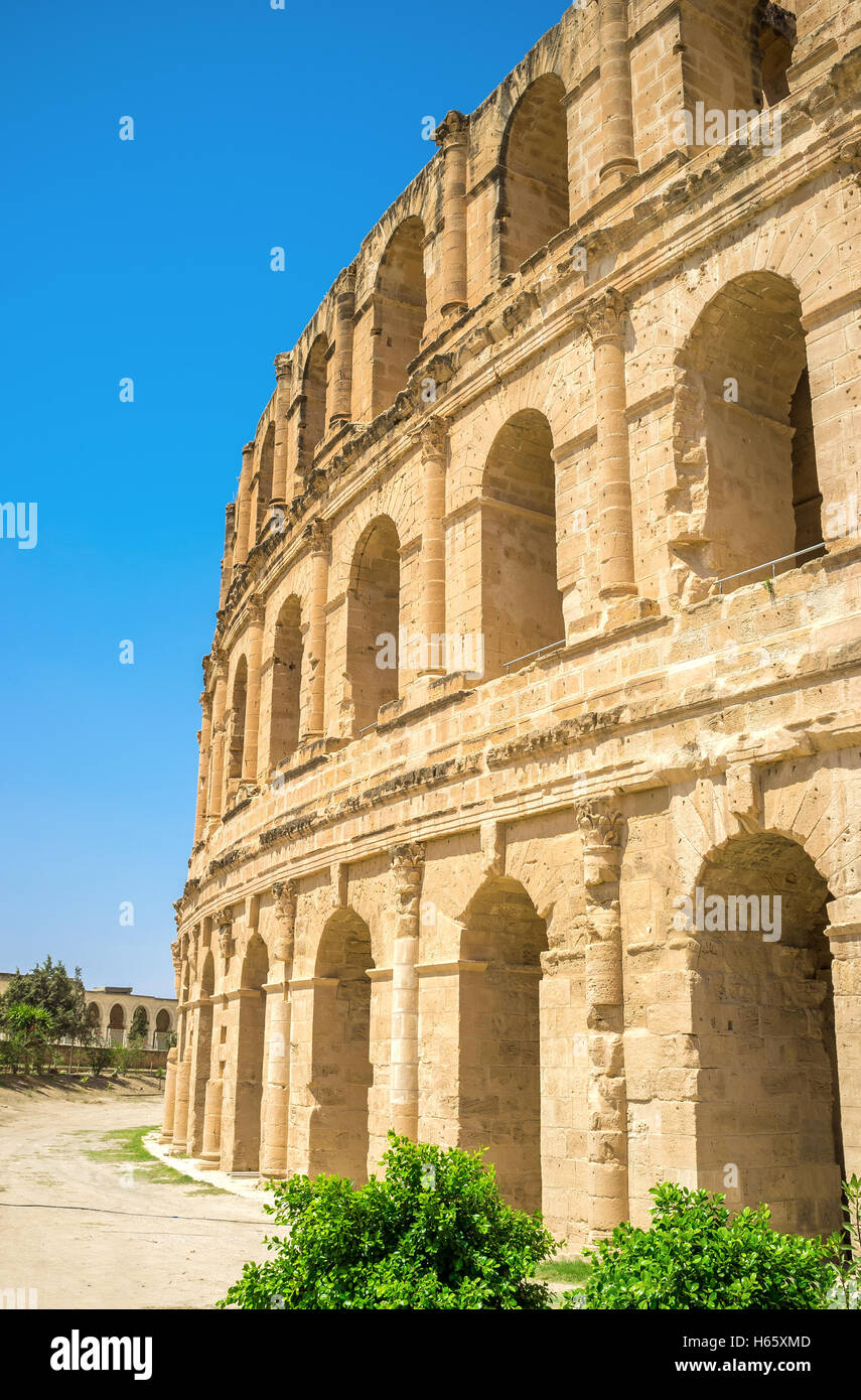 Tunisia ruins roman amphitheatre el jem hi-res stock photography and ...