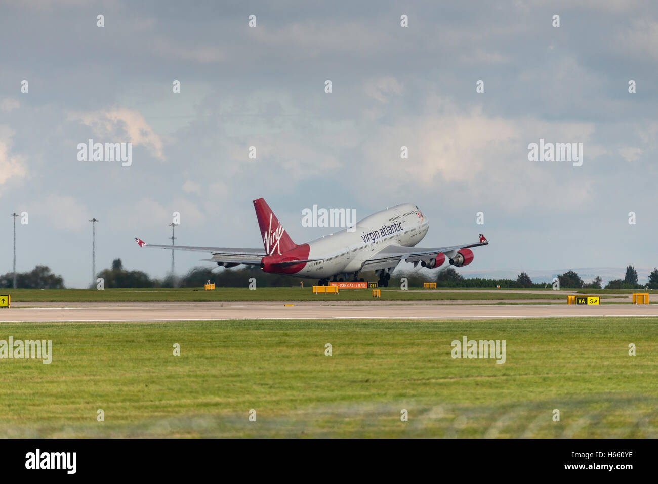 Boeing 747-443 G-VROS Virgin Atlantic English Rose, Airways Manchester ...