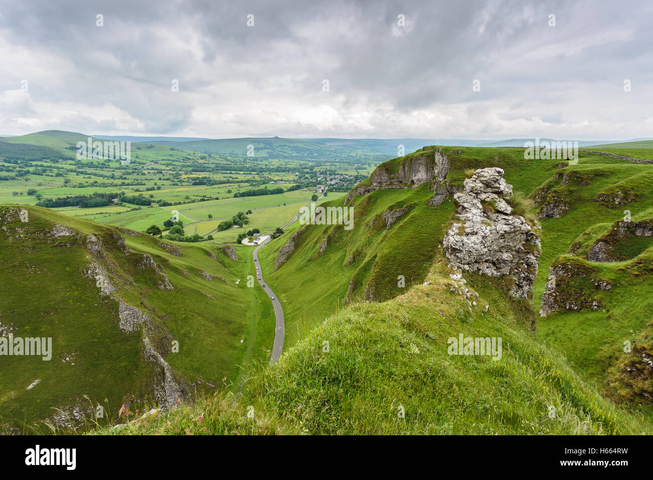 The road to Castleton from Winnats Pass Stock Photo - Alamy