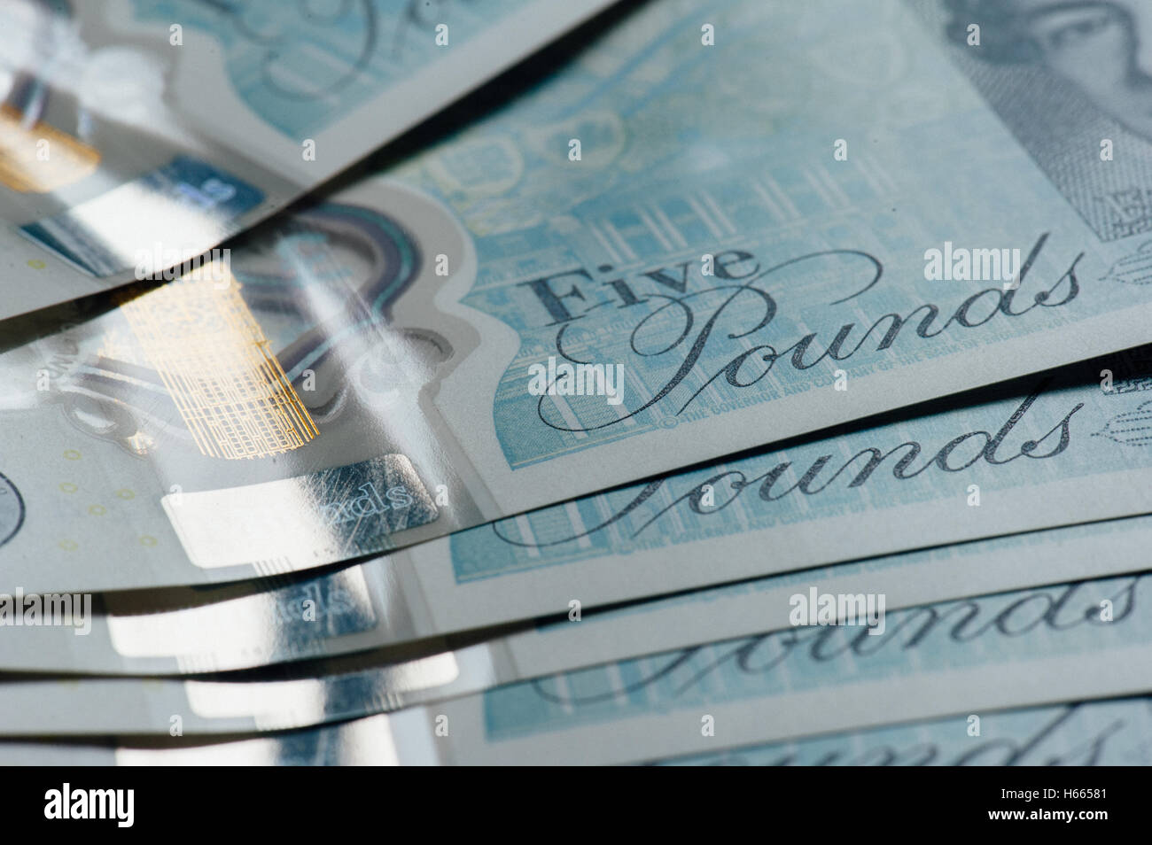 New five pound notes hi-res stock photography and images - Alamy