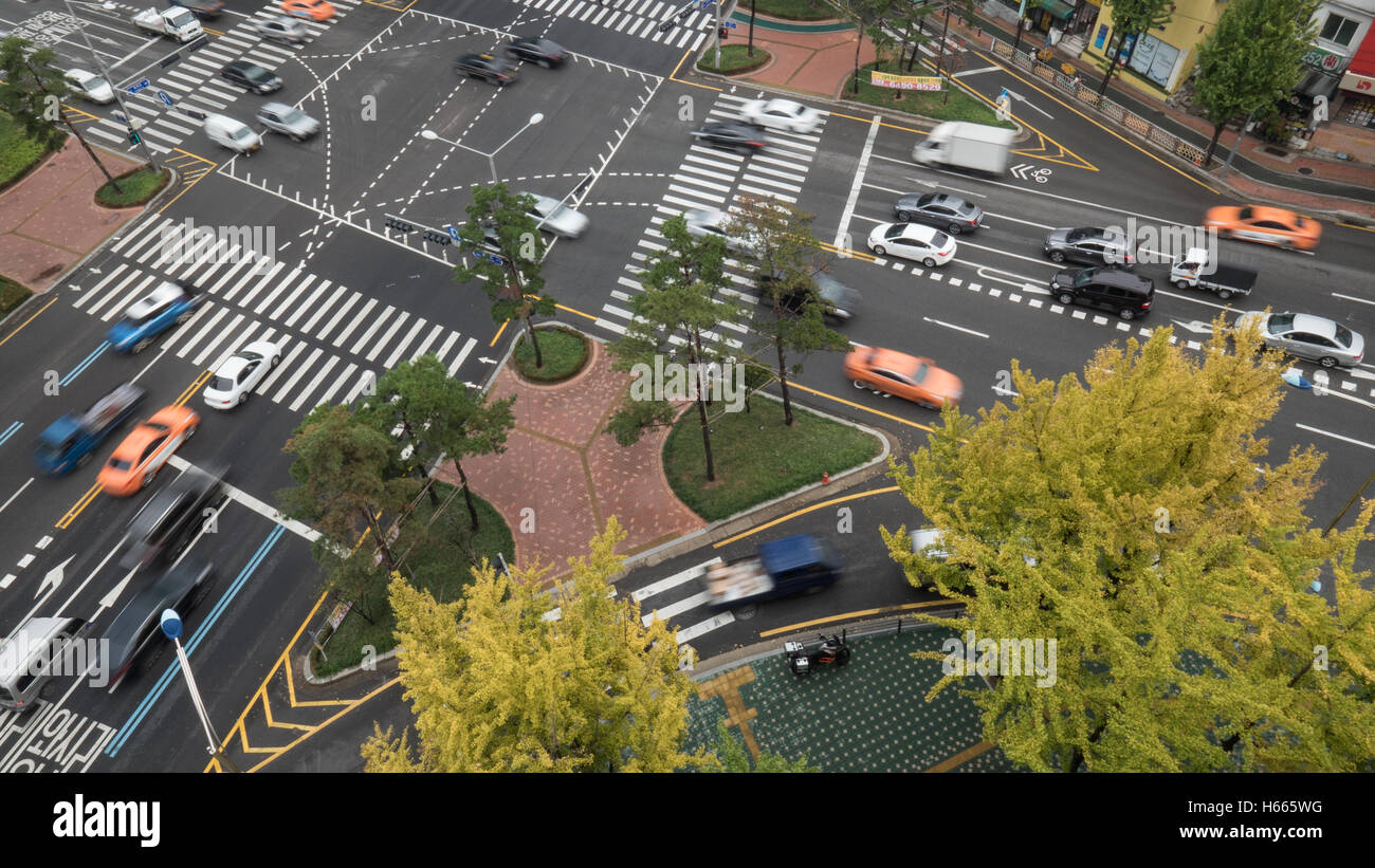 Busy junction in Seoul, South Korea Stock Photo - Alamy