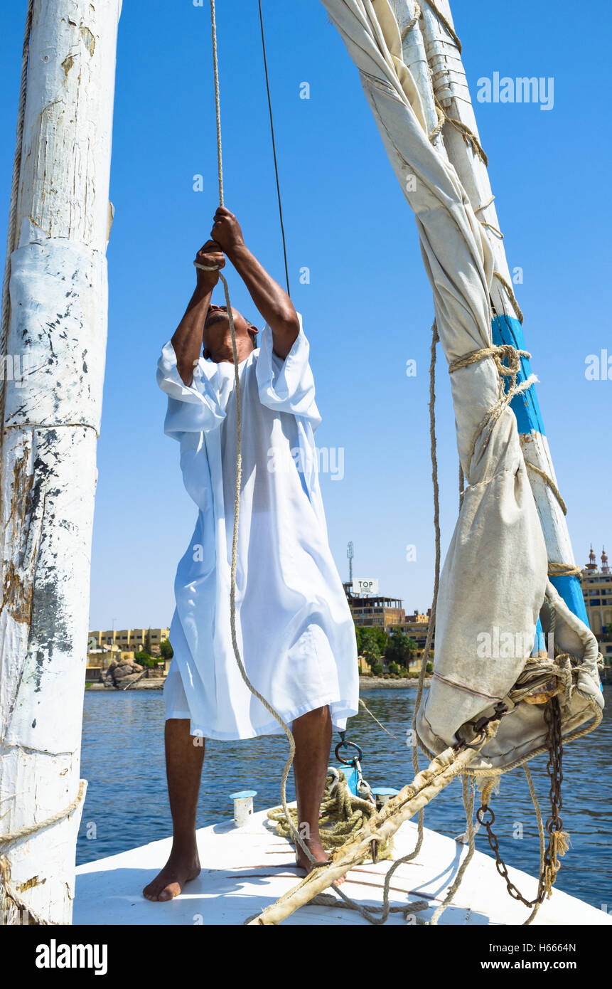 Egyptian Boat Stock Photos & Egyptian Boat Stock Images - Alamy