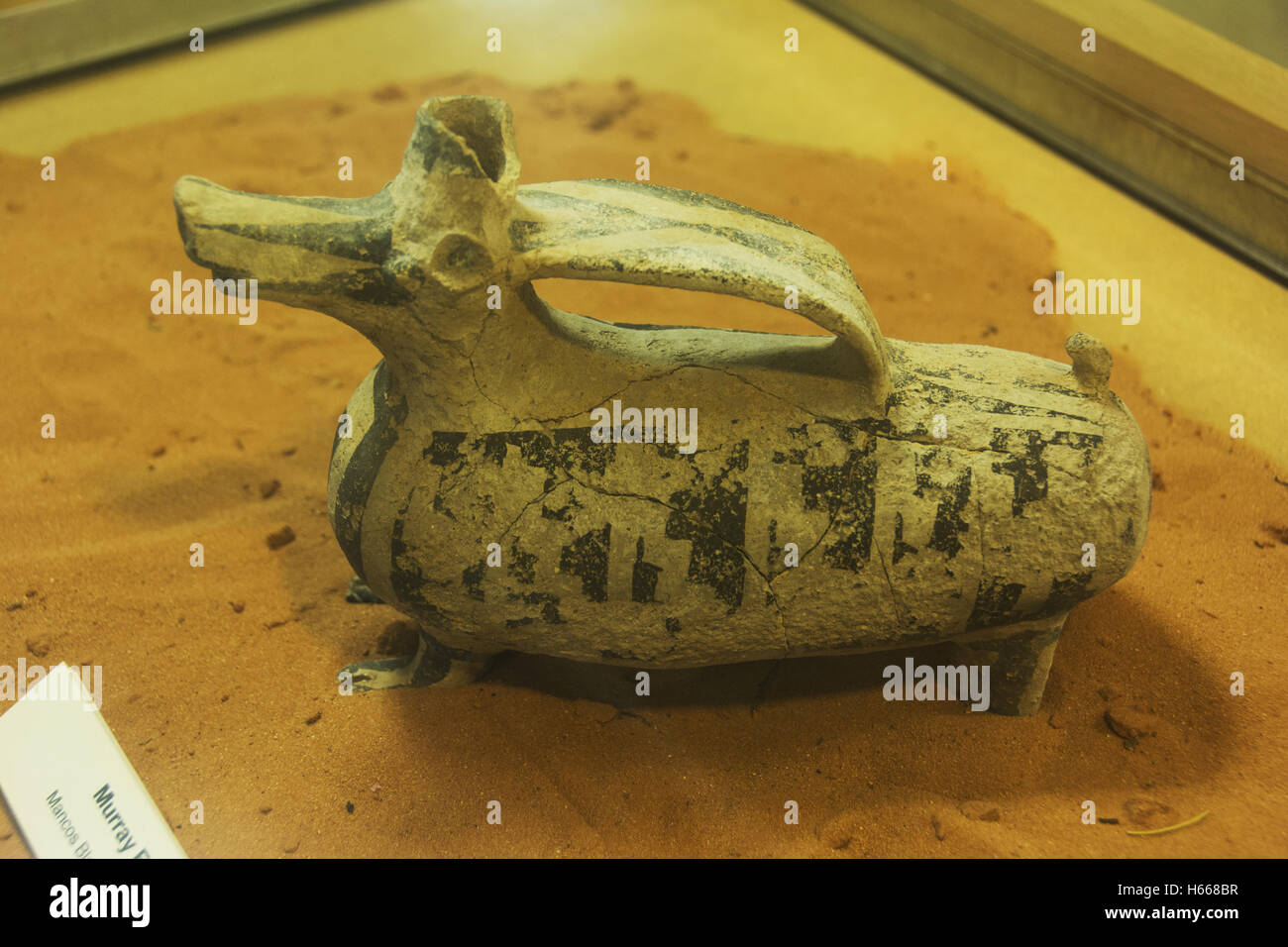 Ancestral puebloan pottery hi-res stock photography and images - Alamy