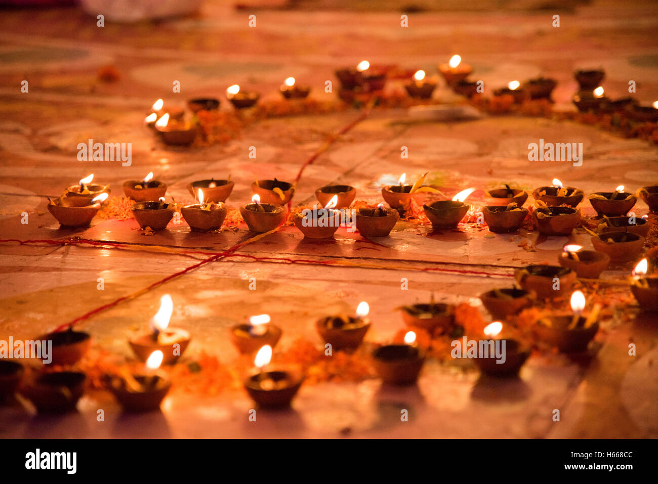 Diwali oil lamps hi-res stock photography and images - Alamy