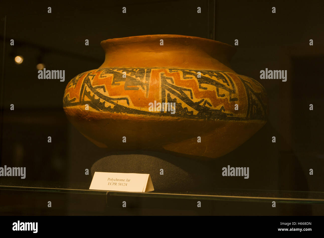 Ancestral puebloan pottery hi-res stock photography and images - Alamy