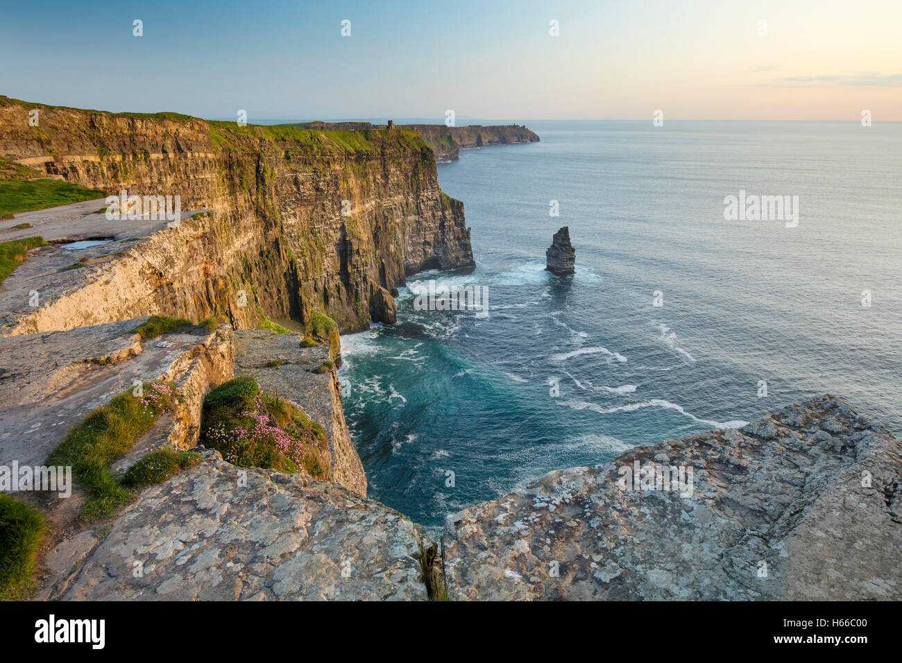 Coastal landforms seacliff hi-res stock photography and images - Alamy