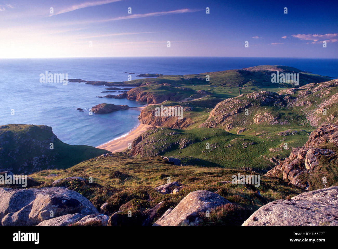 View across Boyeeghter Strand and Melmore Head, County Donegal, Ireland ...