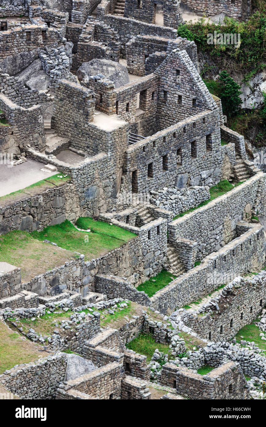 walls and ancient houses to Machu Picchu Stock Photo - Alamy