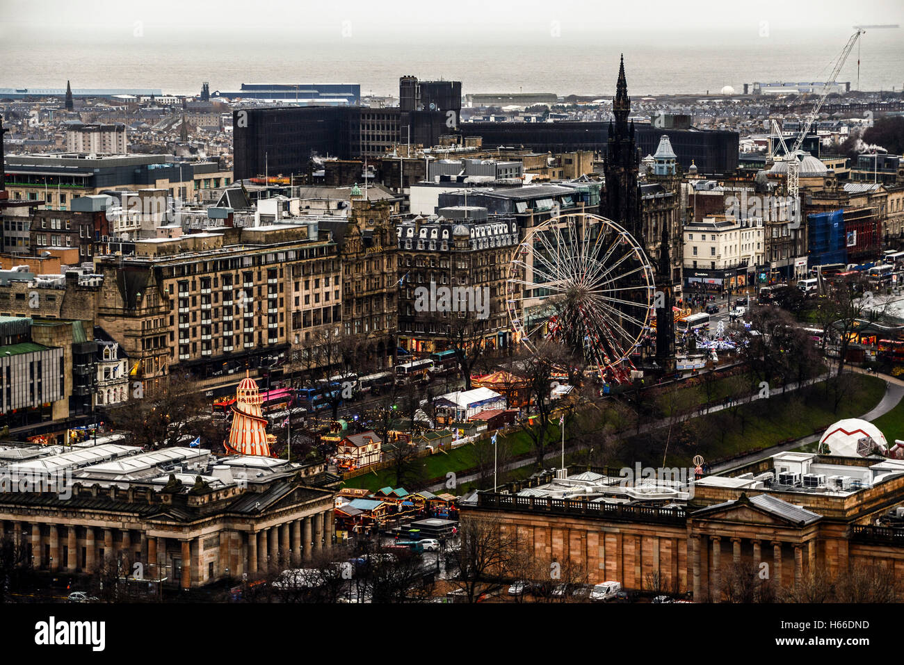 Edinburgh waverley from scott monument hi-res stock photography and ...