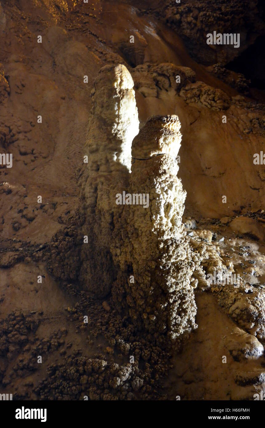 Underground cave system hi-res stock photography and images - Alamy
