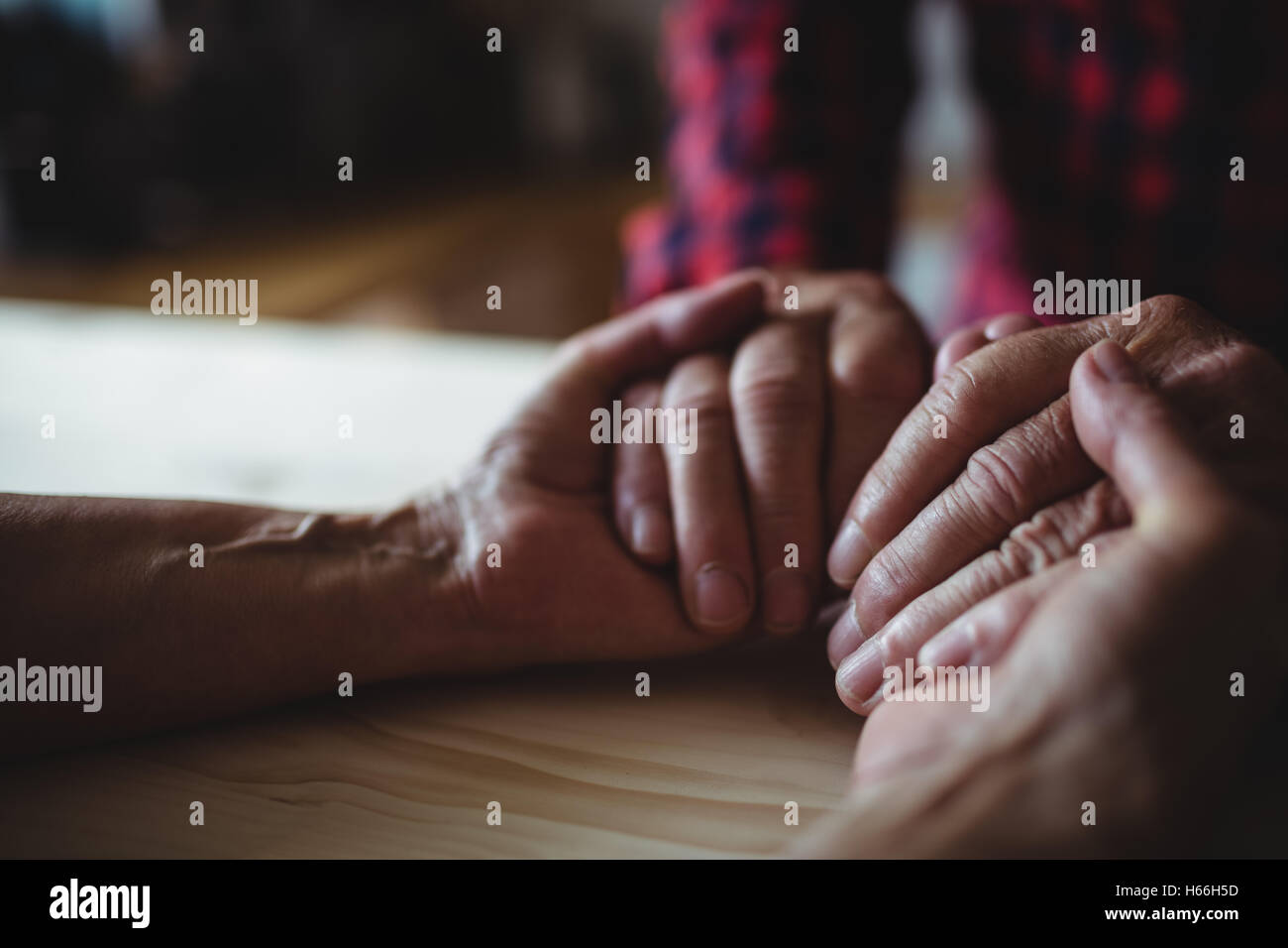 Holding hands elderly hi-res stock photography and images - Alamy