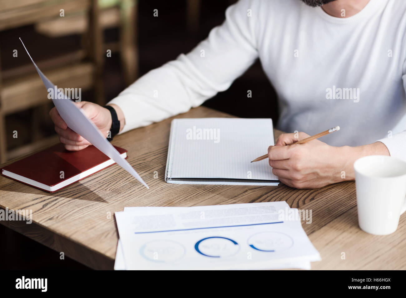 Take notes hi-res stock photography and images - Alamy
