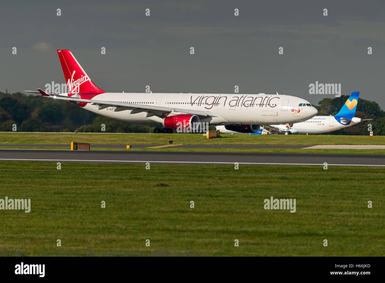 G-VUFO Airbus A330-343 Virgin Atlantic Airways Manchester Airport ...