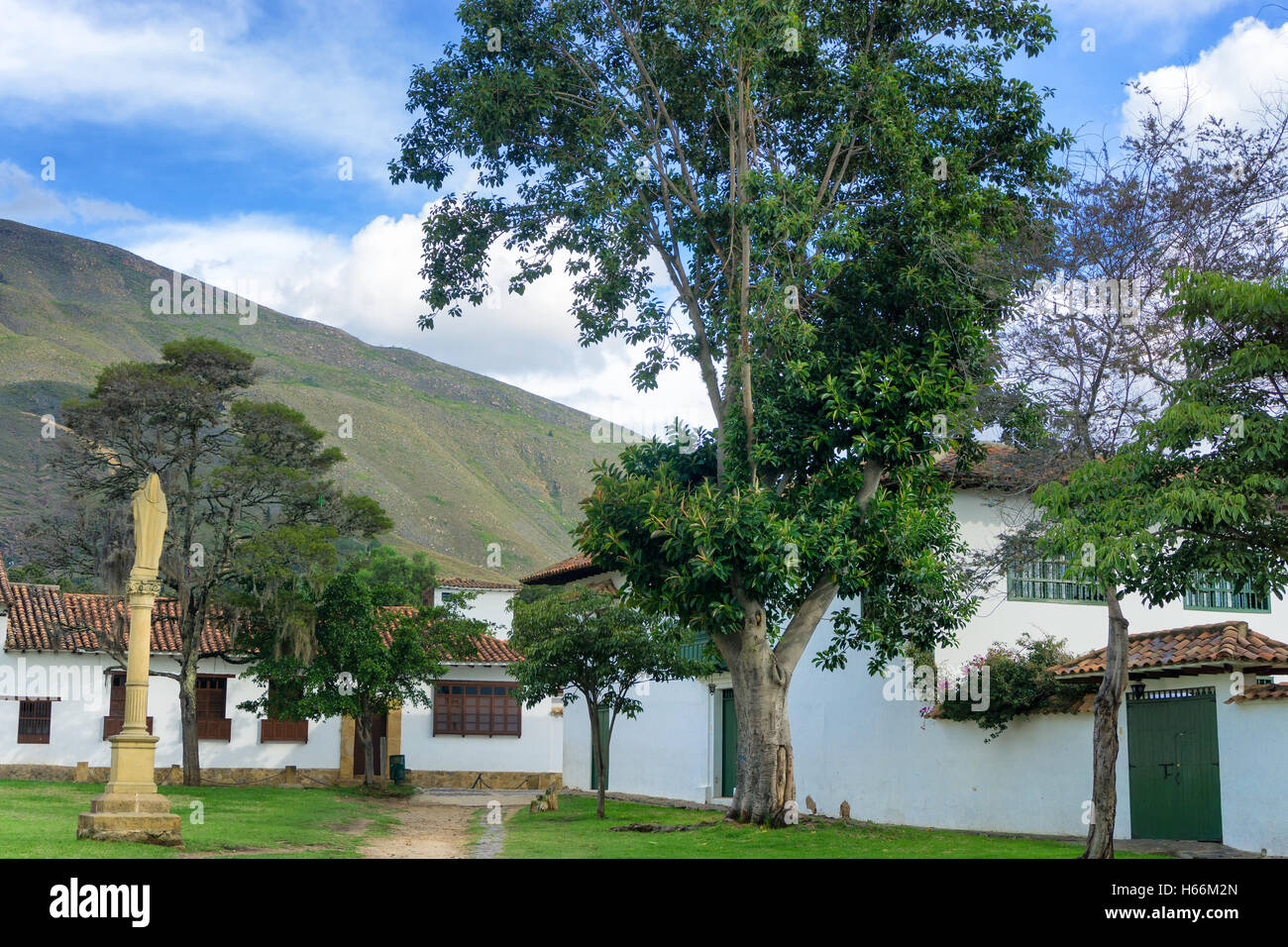 Colonial town hi-res stock photography and images - Alamy