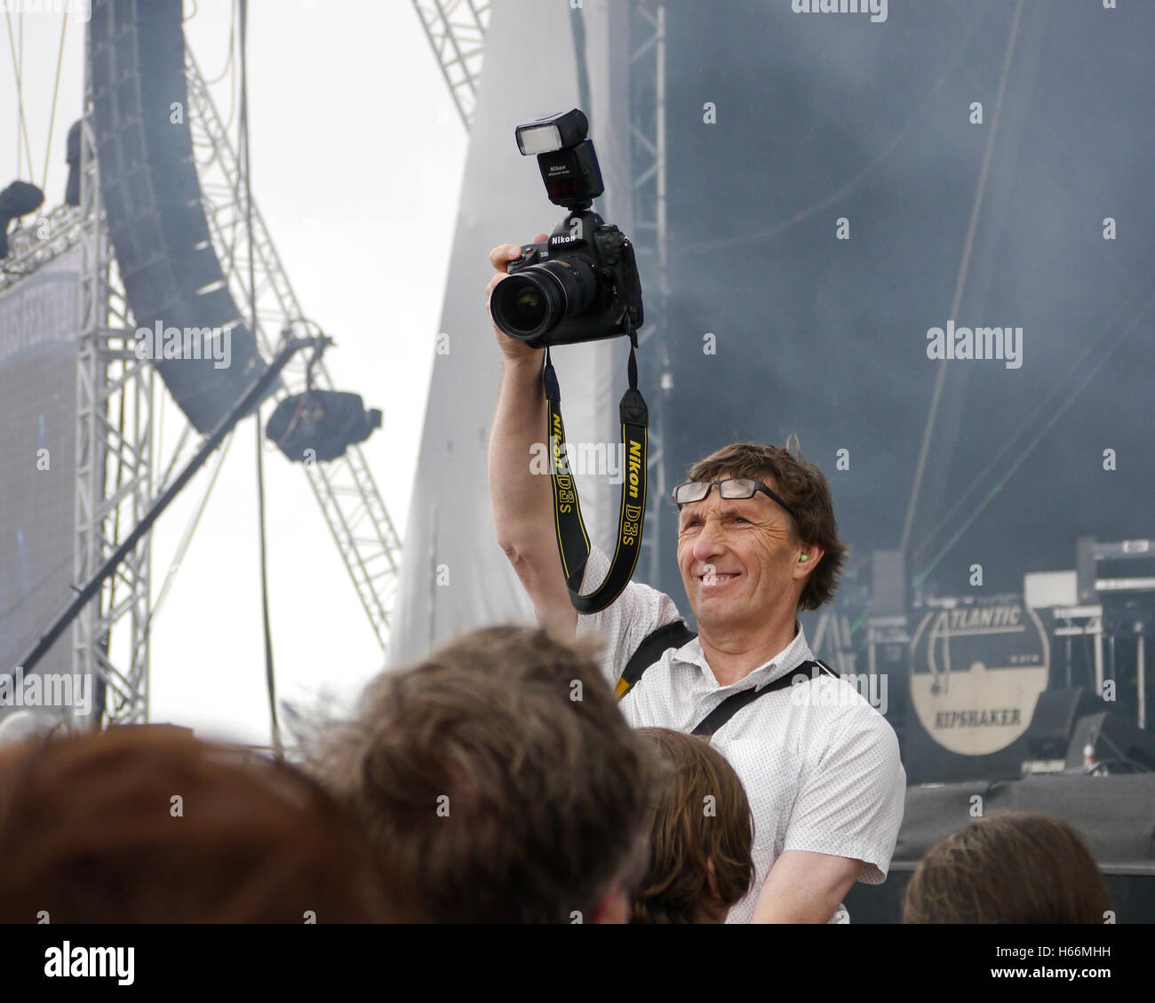 Crowd shot at festival hi-res stock photography and images - Alamy