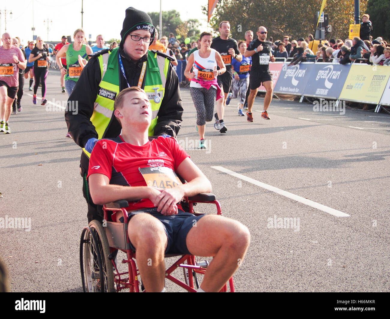 Marathon runner exhausted hi-res stock photography and images - Alamy