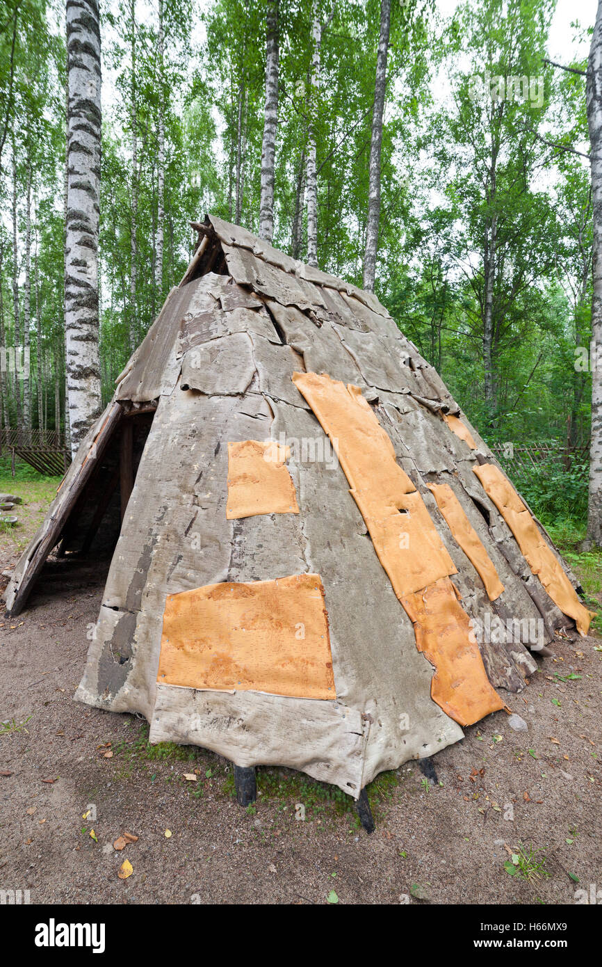 Birch bark hut Stock Photo - Alamy