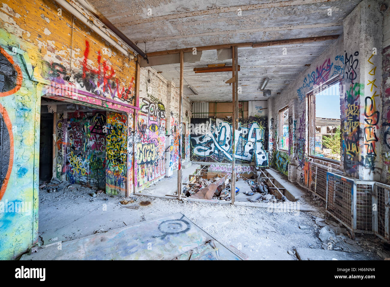 Old abandoned factory hall Stock Photo - Alamy