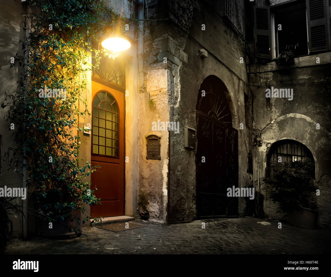 Rome trastevere district in rome hi-res stock photography and images ...