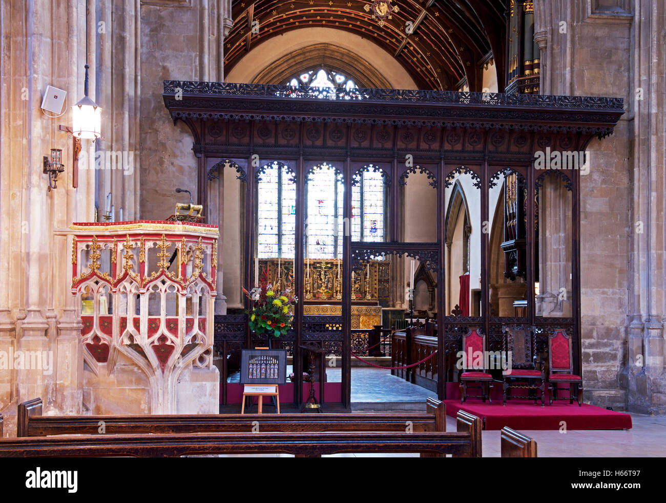 St john church interior hi-res stock photography and images - Alamy