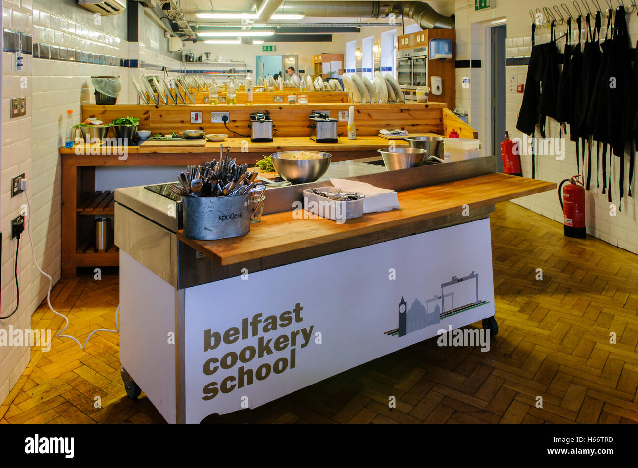 Uk school food lesson hi-res stock photography and images - Alamy