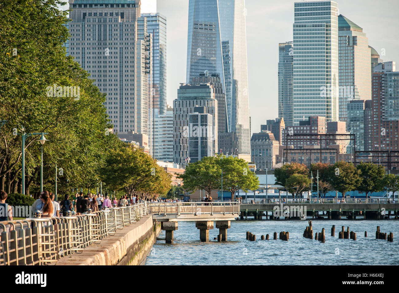 Hudson River Promenade with view of Lower Manhattan, Skyline, One World ...