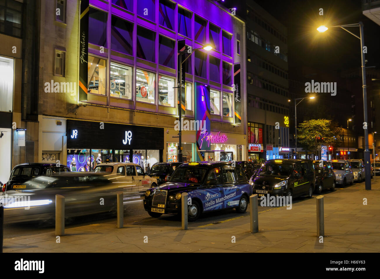 Taxi rank in Market Street, Manchester city centre Stock Photo - Alamy