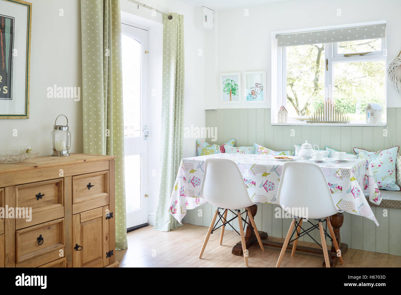 Typical uk home hi-res stock photography and images - Alamy