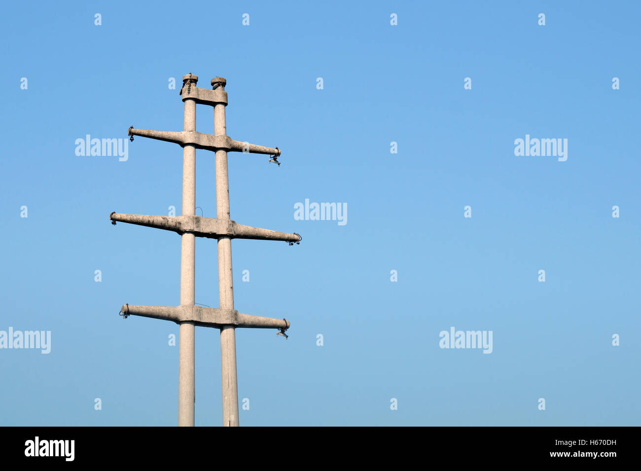 Metal electric poles hi-res stock photography and images - Alamy