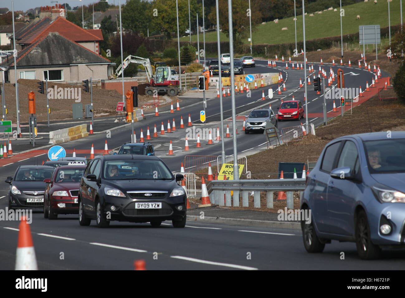 Slow traffic through roadworks Stock Photo - Alamy
