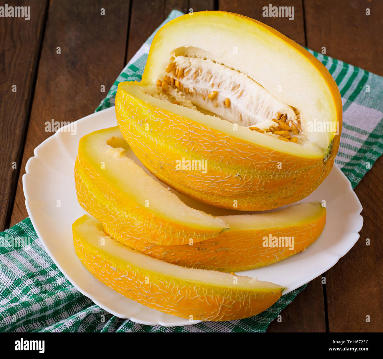 Pieces of melon hi-res stock photography and images - Alamy