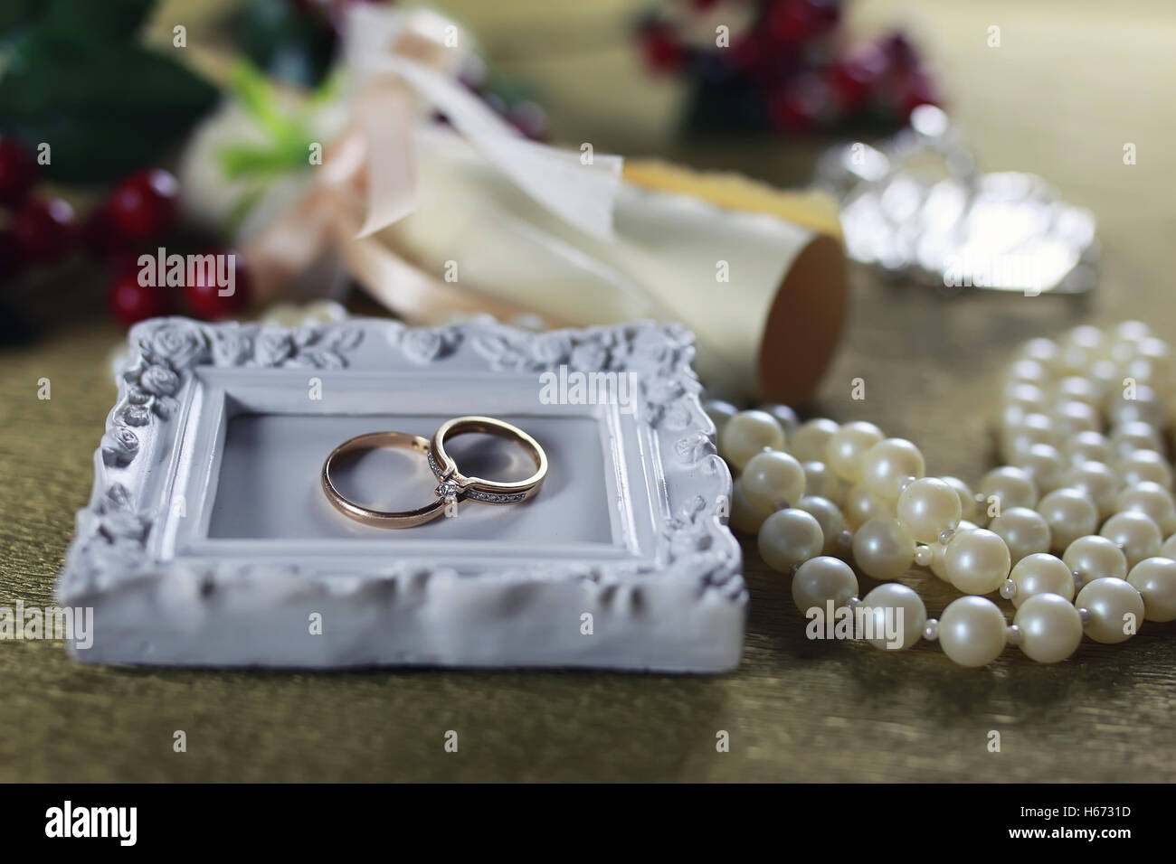 wedding ring background invitation Stock Photo - Alamy