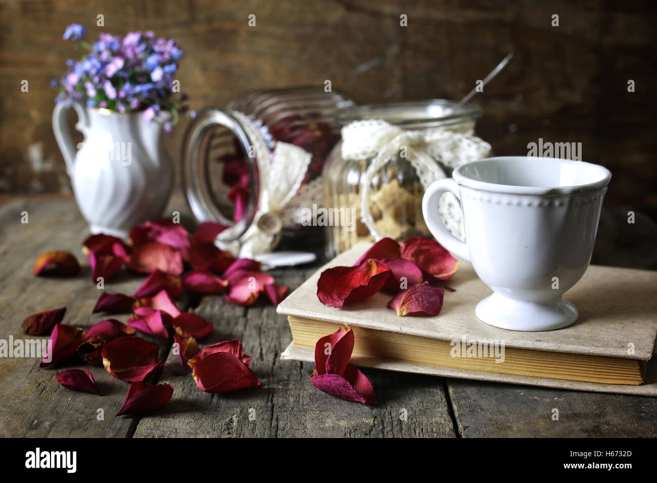 vintage tea rose dry petal Stock Photo - Alamy
